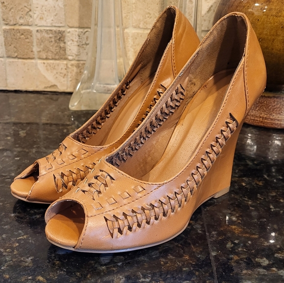 unknown | Shoes | Tan Peep Toe Wedges W Braided Sides Size 65 | Poshmark